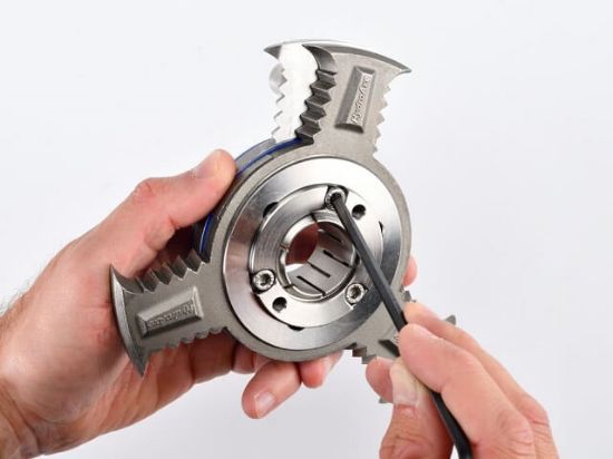 FYB Marine. HydroAxe 3-blade rope cutter for a Volvo Penta 120 or MS25 ...